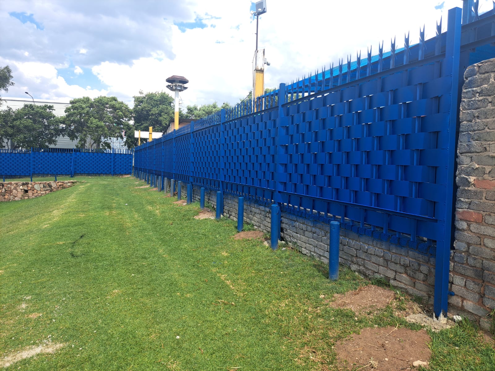 School Palisade Installations & Palisade Weaving - %Palisade Weaving ...